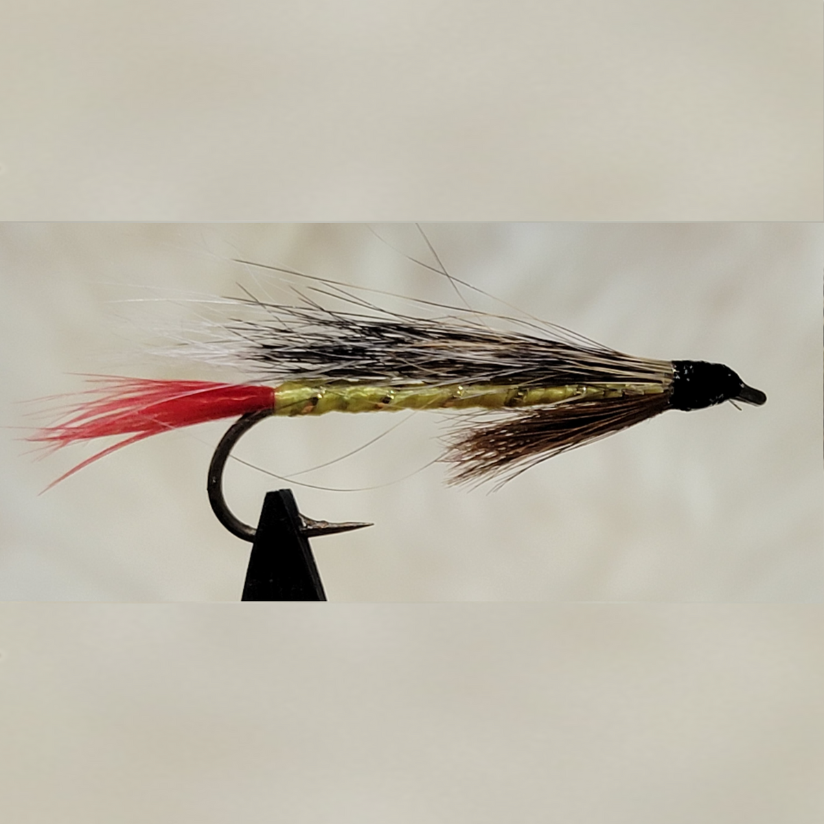 Hairwing Professor Streamer – Hunted Treasures