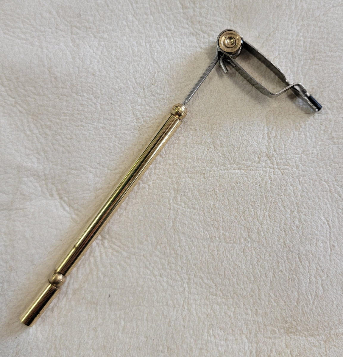 Rotating Hackle Pliers – Hunted Treasures